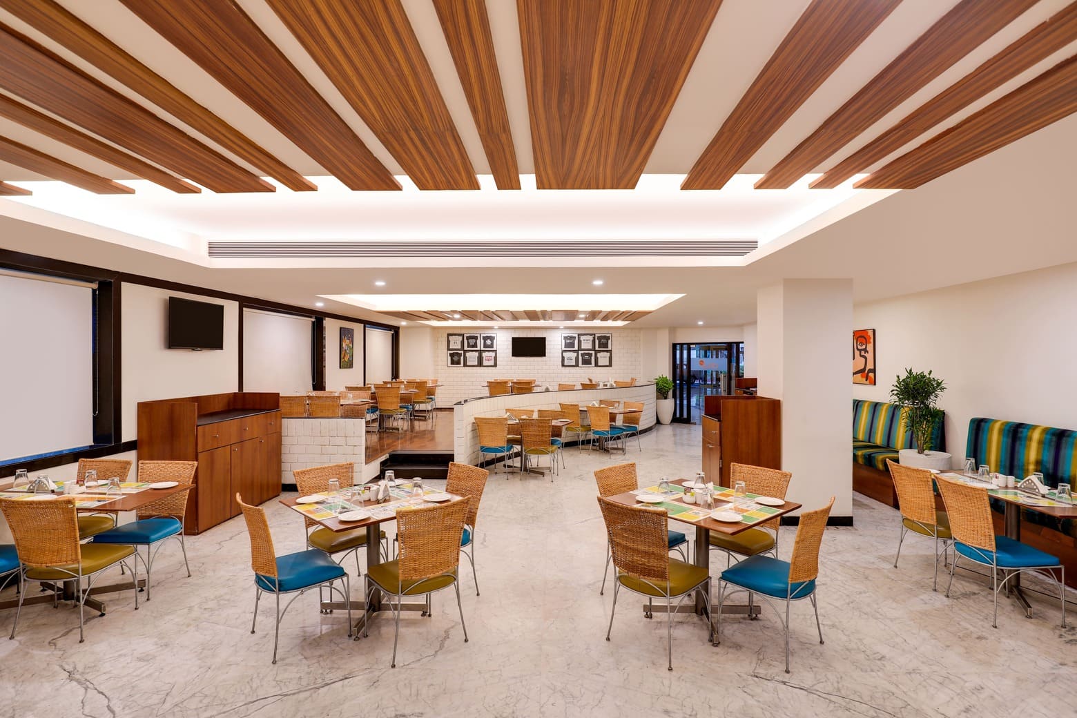 Restaurants in Indore - Lemon Tree Hotel