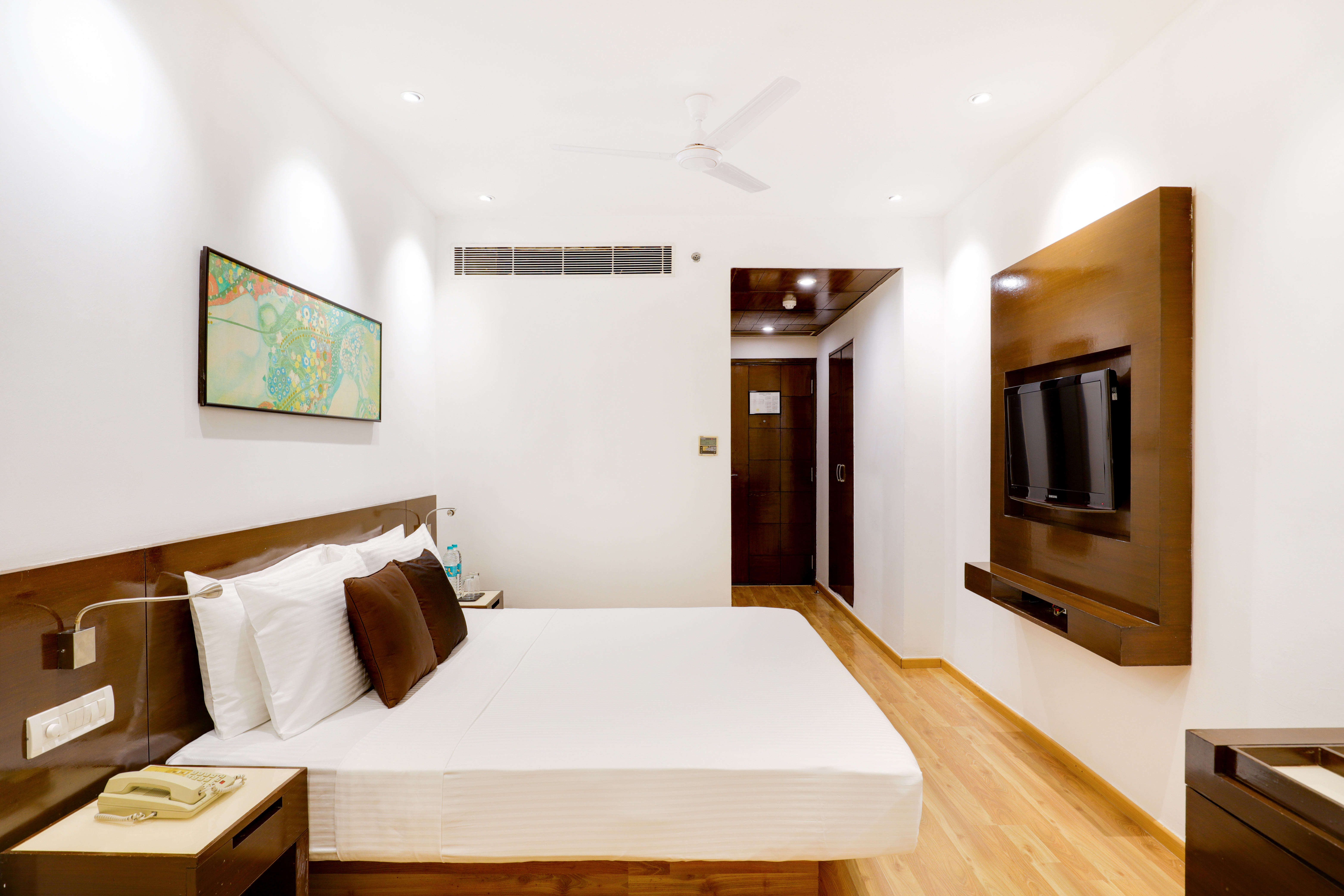 Hotels in Gurgaon | Sector 29 Hotels | Lemon Tree Premier 1, Gurgaon