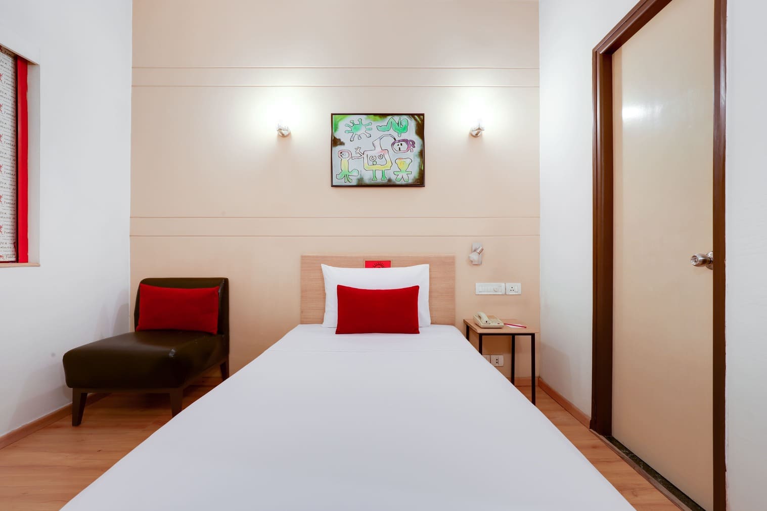 Hotels in East Delhi | Mayur Vihar | Red Fox by Lemon Tree